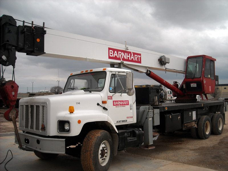 Operated Utility Cranes : Barnhart Crane & Rigging